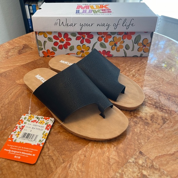 Muk Luks | Shoes | Nib Muk Luks Black Beige About Face Toeloop Sandal ...